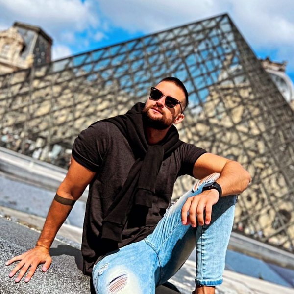 Clovis Nienow | Artent Group